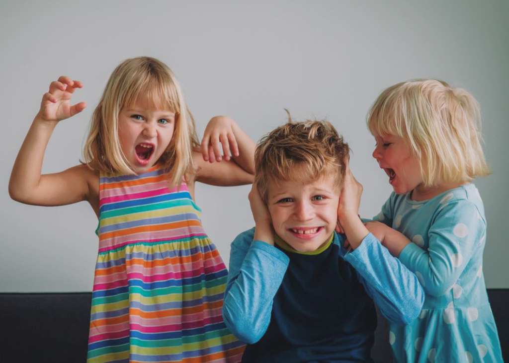 [10] Dangerous ⚡ Social Media Apps & Services For KIDS and TEENS ...
